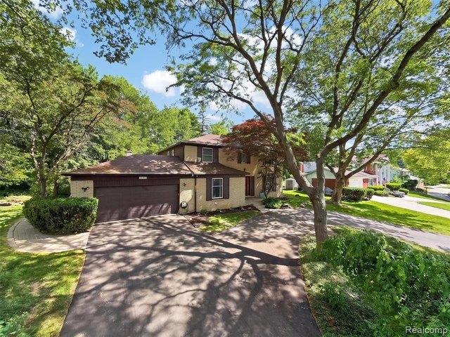 34262 Commons Dr, Farmington Hills, MI 48331