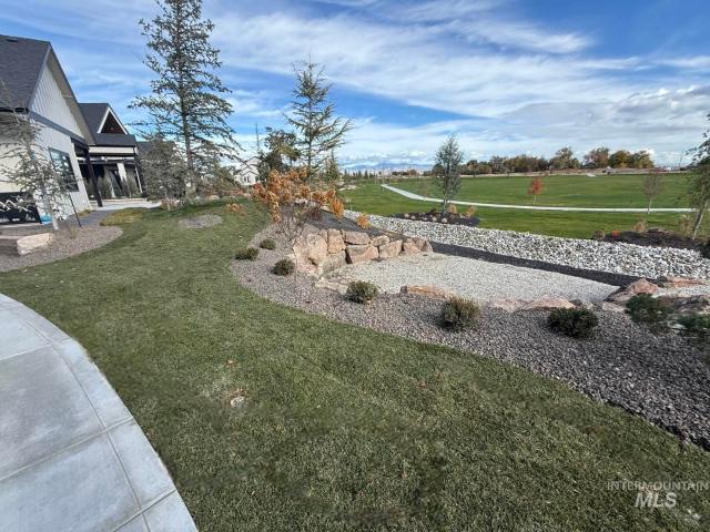 3426 N Harvest Moon Way