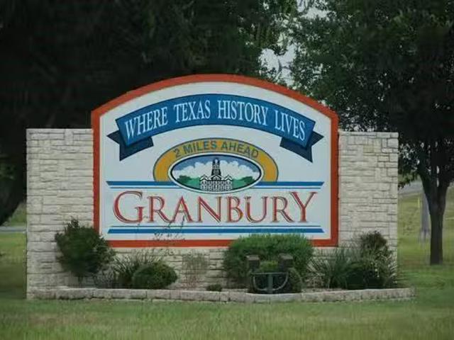 3426 Sumac Dr, Granbury, TX 76048