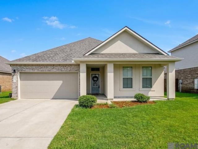 34273 Garnet Lake Dr, Walker, LA 70785