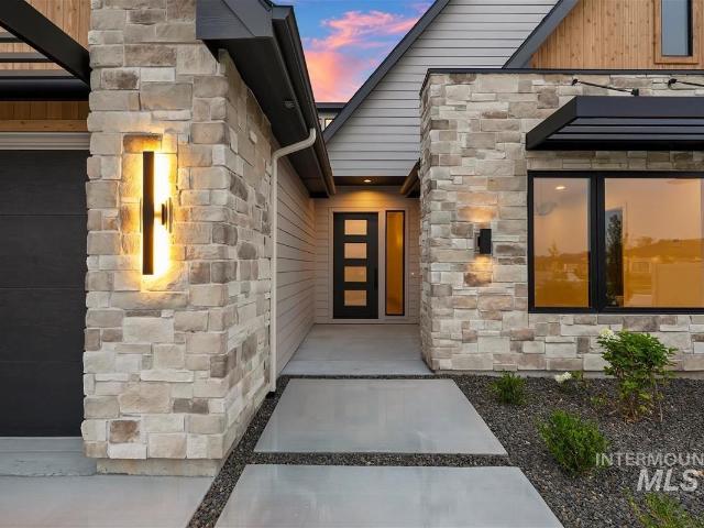 3428 W Golden Barrel St
