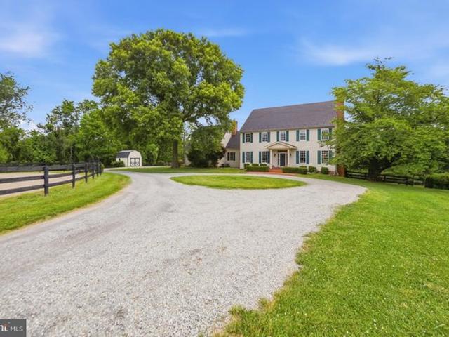 34294 Bridgestone Ln, Bluemont, VA 20135