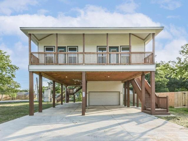 3420 Sunrise Dr, Shoreacres, TX 77571