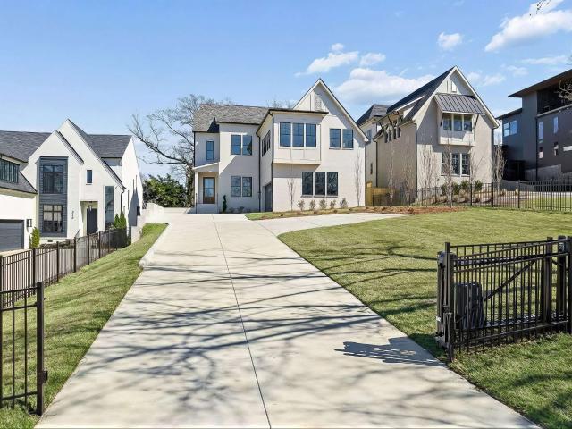 3420A Golf Club Ln