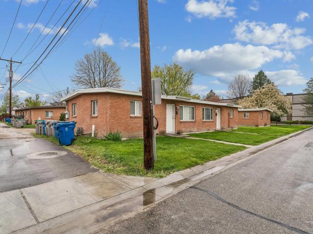 3421 & 3423 W Good Street