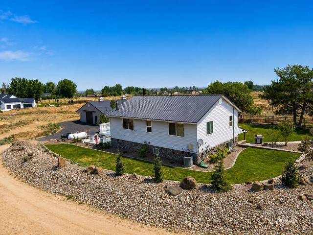 3422 E. 4056 N