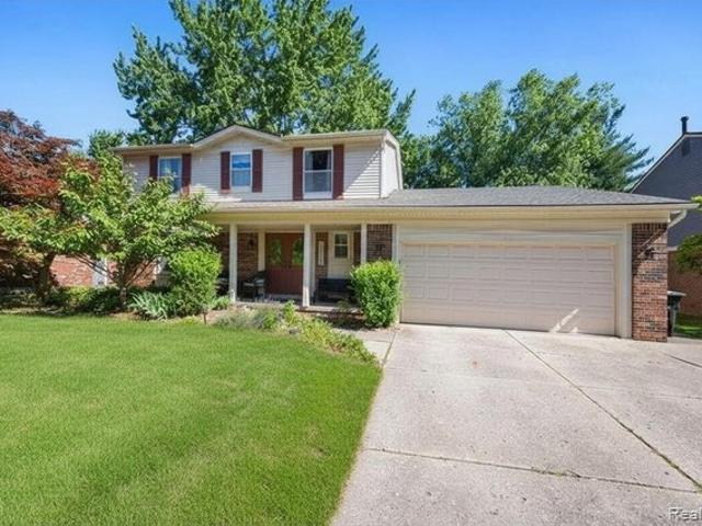 34230 Fonville Ct, Livonia, MI 48152
