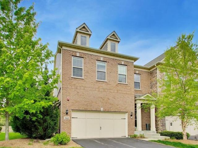 342 Camberley Ln, Lincolnshire, IL 60069