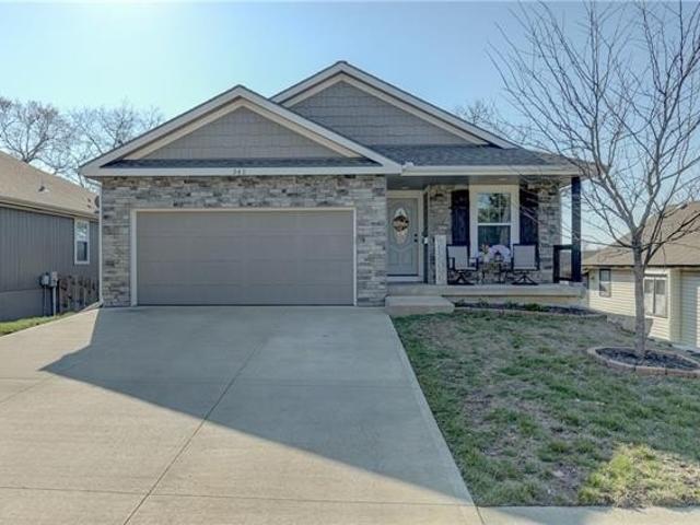 342 Armour St, Bonner Springs, KS 66012