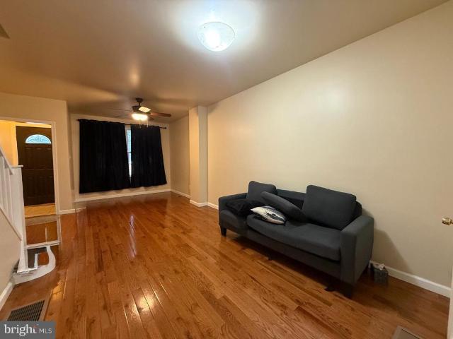 342 Gladstone Street