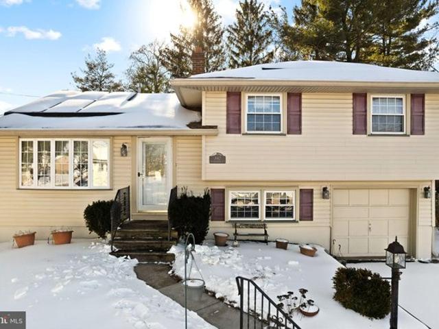 342 Dearborne Ave, Blackwood, NJ 08012