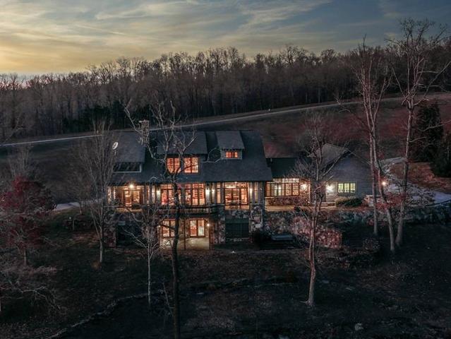 342 Eagle Point Dr, Albany, KY 42602