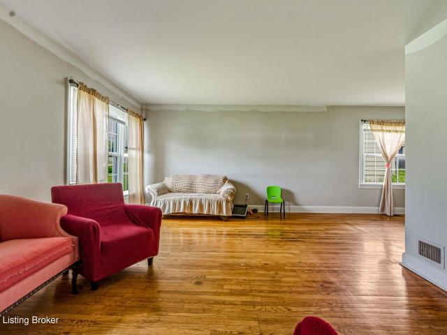342 Frankfort Rd