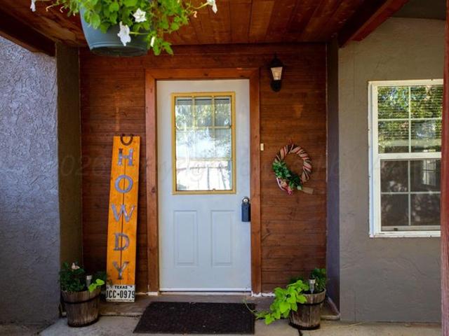 342 Fritch Dr, Fritch, TX 79036