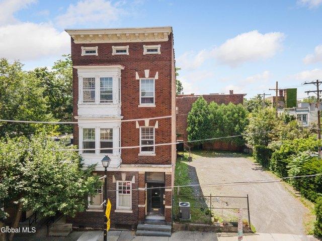 342 Hamilton St, Albany, NY 12210