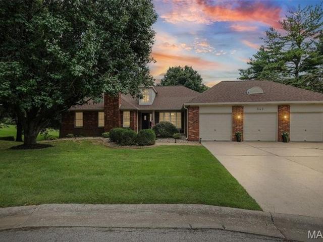 342 Oak Hill Dr, Belleville, IL 62223