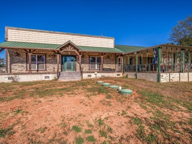 342 Old Easton Rd, Longview, TX 75603