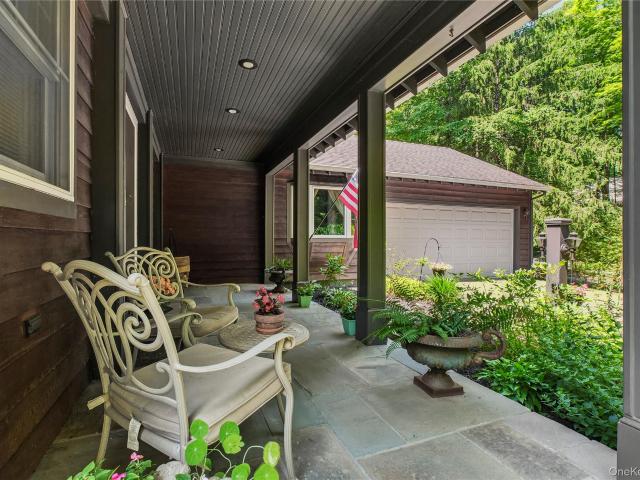 342 Lake Shore Road