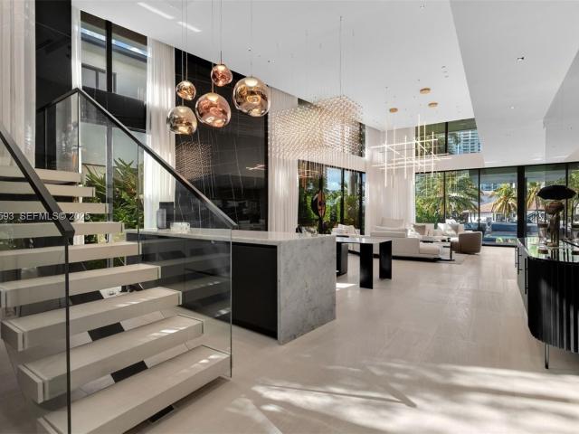 342 S Parkway, Golden Beach, US, FL