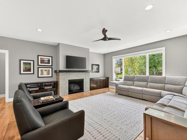342 Wimbledon Hills Drive SW