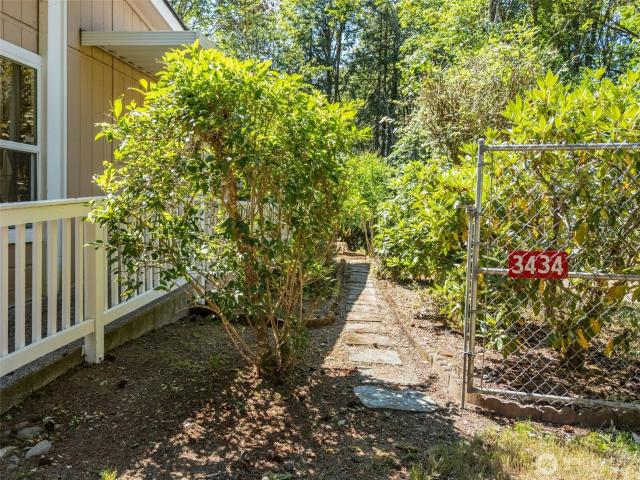 3434 N Mission Rd W