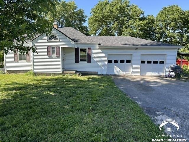 3434 SE 2nd St, Topeka, KS 66607