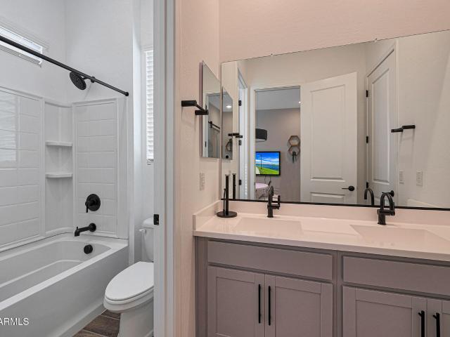 34358 n timberlake manor