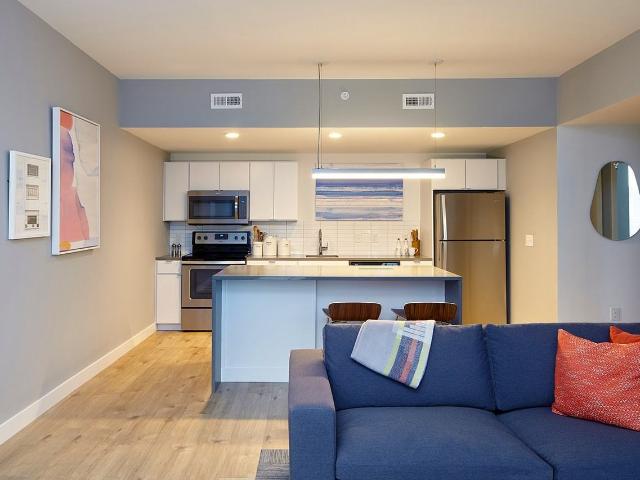 3435 Main 2 Bedroom Apartment for Rent at 3435 Main St, Kansas City, MO 64111 Broadway Gillham