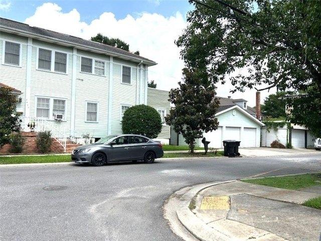 3435 Upperline St, New Orleans, LA 70125