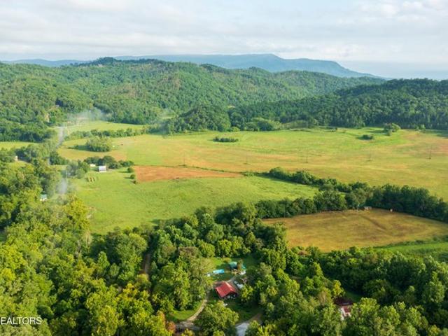 3435 Valley View Rd, Sevierville, TN 37862