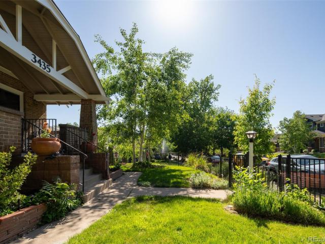 3435 W Hayward Place