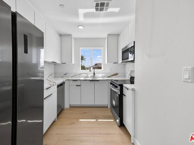 3436 Hunter Street 1
