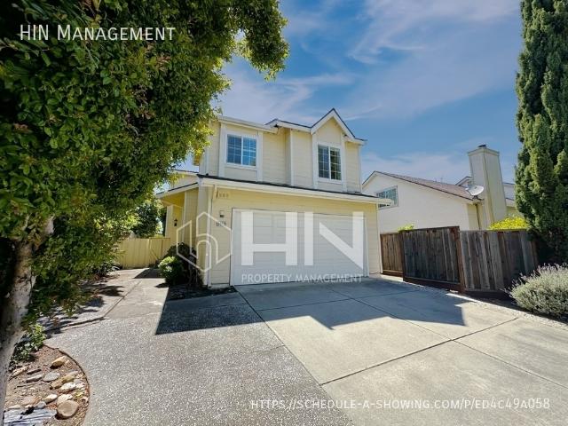 34379 Benedick Ln, 4 beds, 2 full and 1 half baths