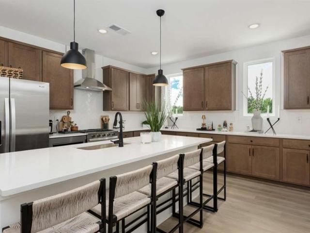 3437 Nectarine Lane