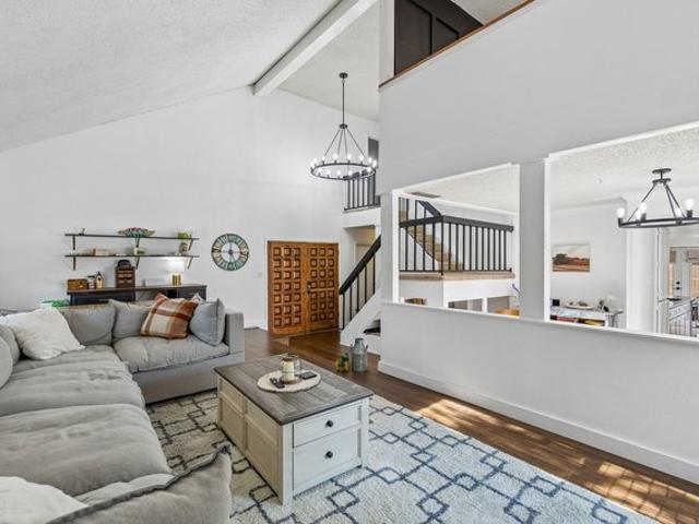 3437 Castle Rock Ln, Garland, TX 75044