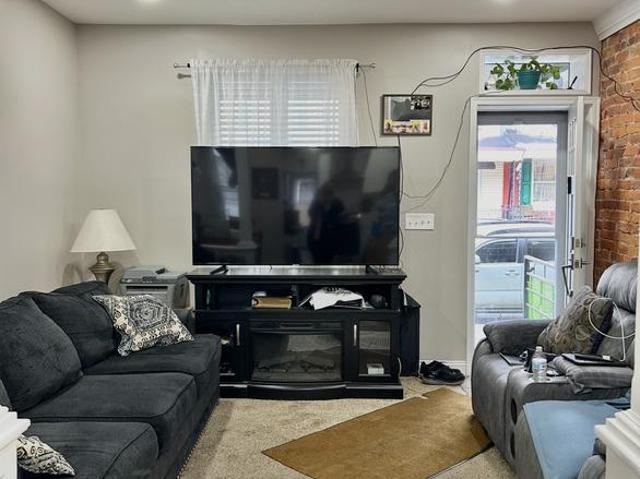 3437 Edgemont Street