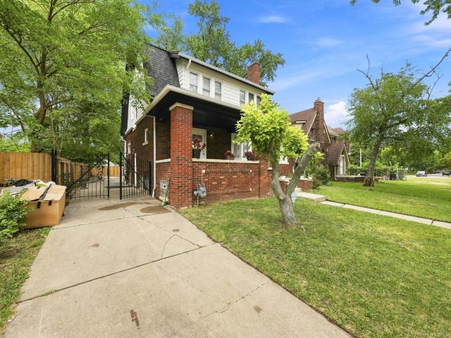 3438 Balfour Road