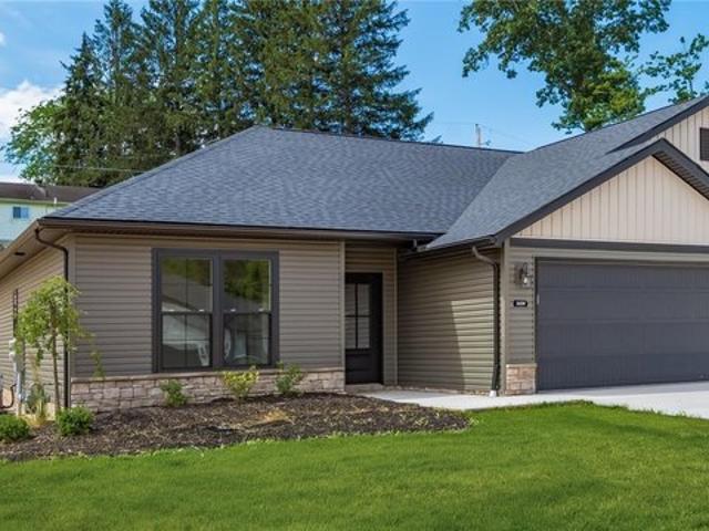 3438 Jamestown Dr, Zanesville, OH 43701