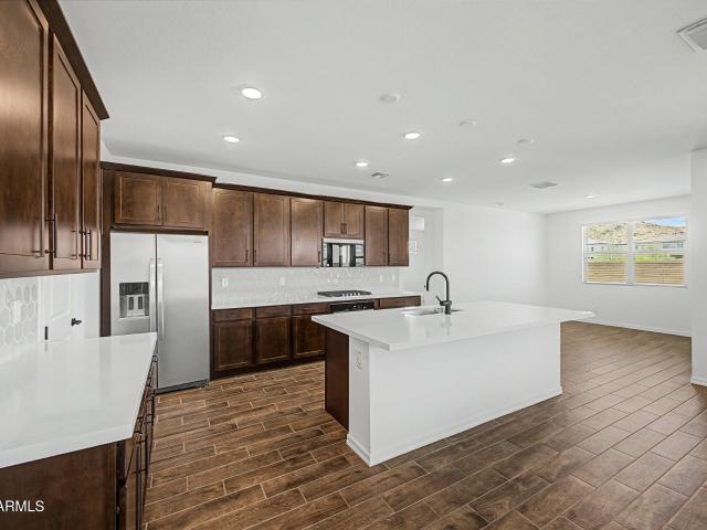 34396 N Timberlake Manor