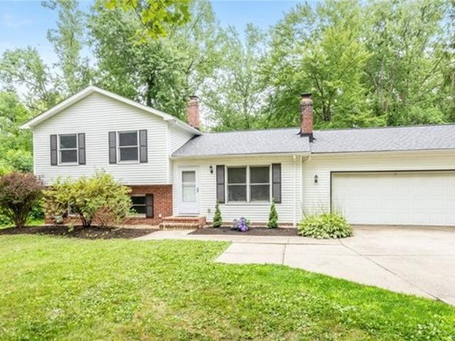 34300 Pettibone Rd, Solon, OH 44139