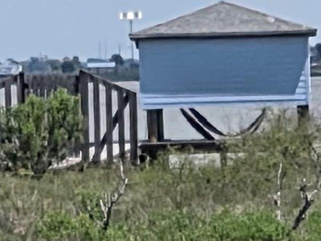 3430 Beachside Blvd, Palacios, TX 77465
