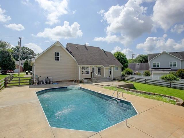 3430 E Henderson Way, Clarksville, TN 37042