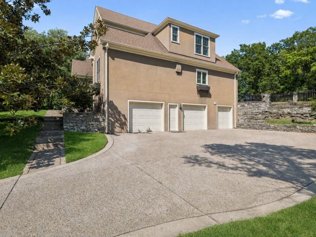 3430 Golf Club Ln