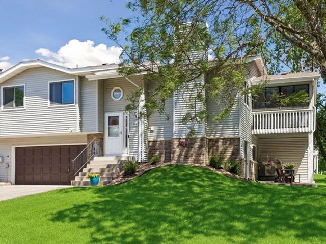 3430 Juliet Dr, Woodbury, MN 55125