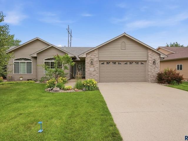 3430 S Harmony Dr, Sioux Falls, SD 57110