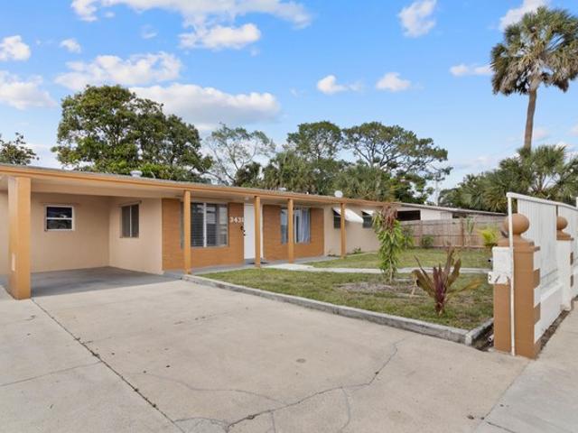 3431 NW 4th St, Lauderhill, FL 33311
