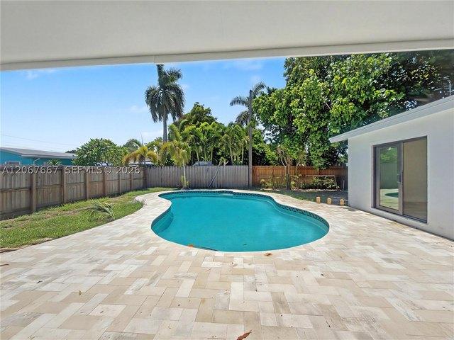 3431 NE 8th Ave, Oakland Park, FL 33334