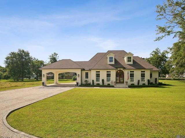 3431 E St Bernard Hwy, Meraux, LA 70075