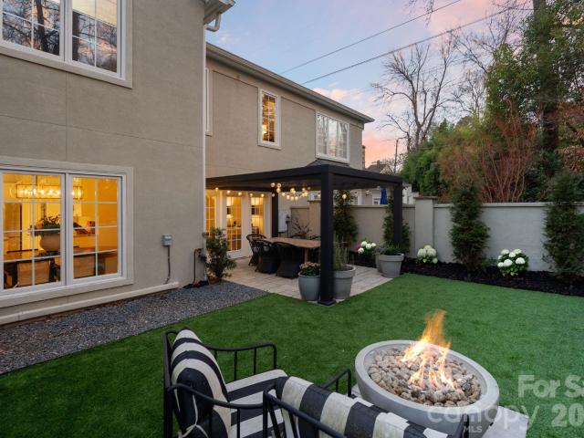 3431 Royal Crest Drive