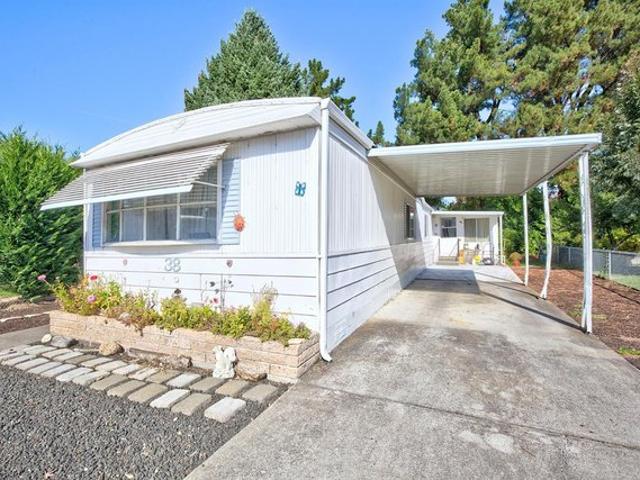 3431 S Pacific Hwy Spc 38, Medford, OR 97501